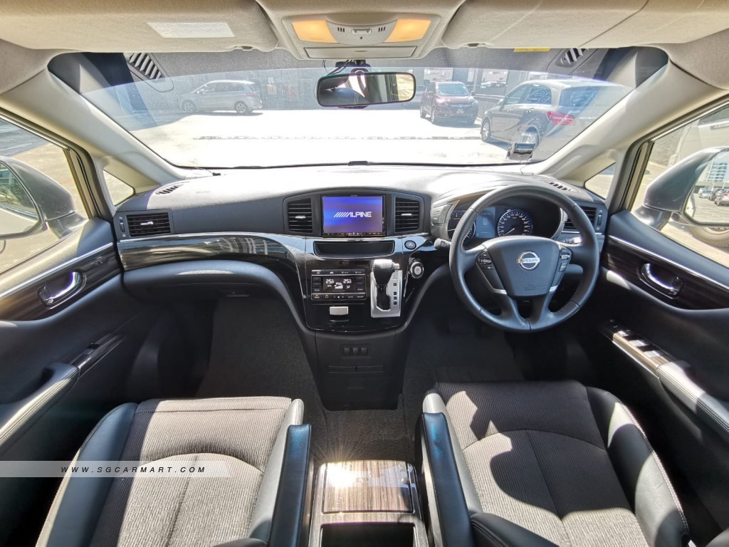 2016 Nissan Elgrand 2.5A Highway Star Photos & Pictures Singapore - Sgcarmart