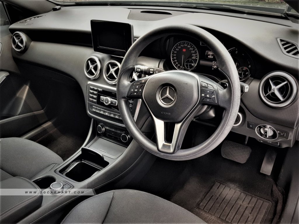 2015 Mercedes-Benz A-Class A180 Photos & Pictures Singapore - Sgcarmart
