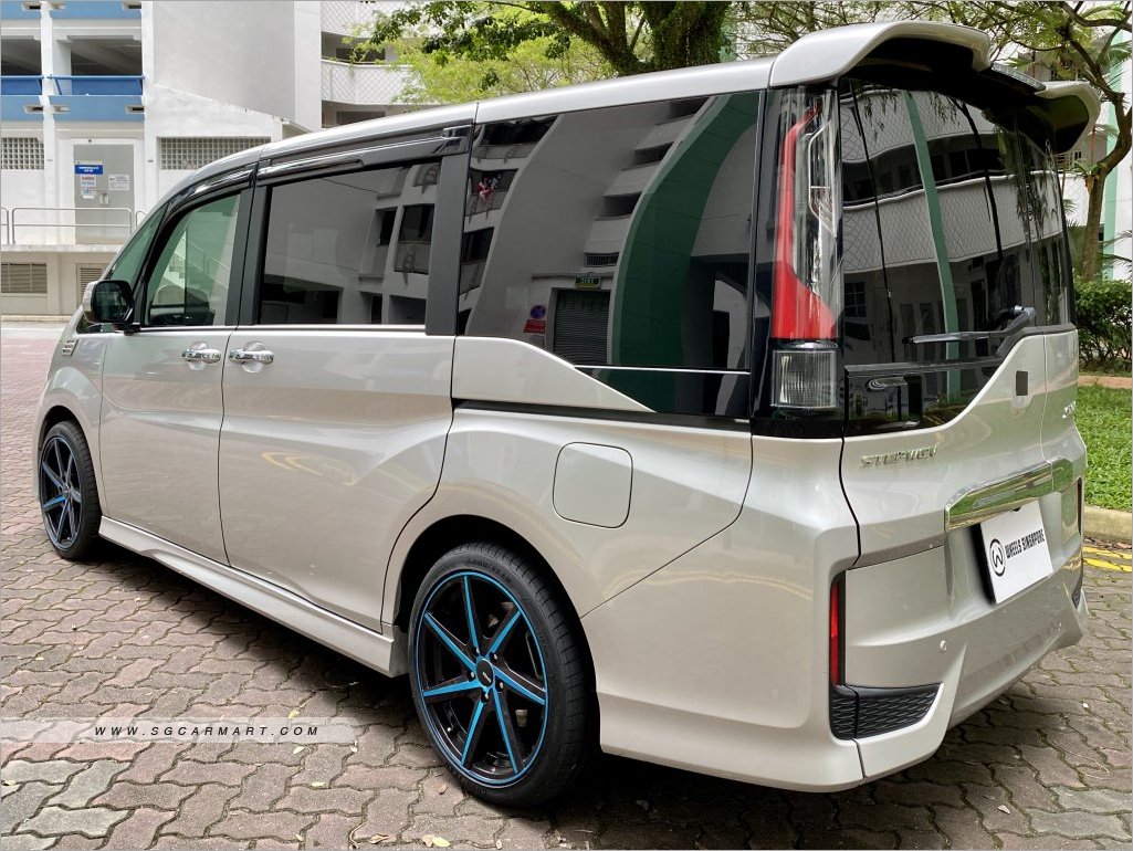 2017 Honda Stepwagon 1.5A Spada Photos & Pictures Singapore - sgCarMart