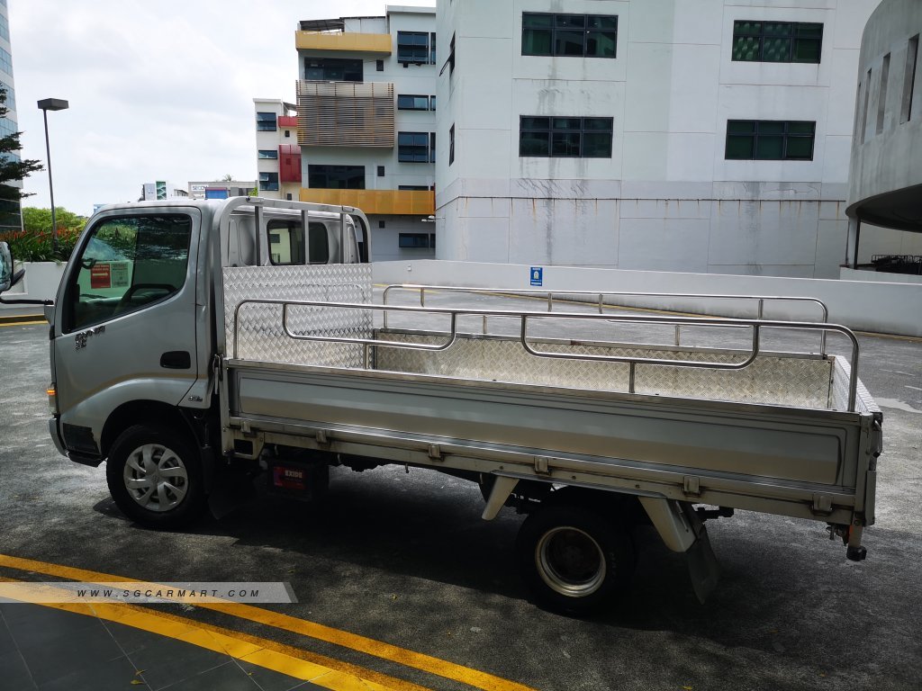 2013 Toyota Dyna 150 3.0M Photos & Pictures Singapore - Sgcarmart