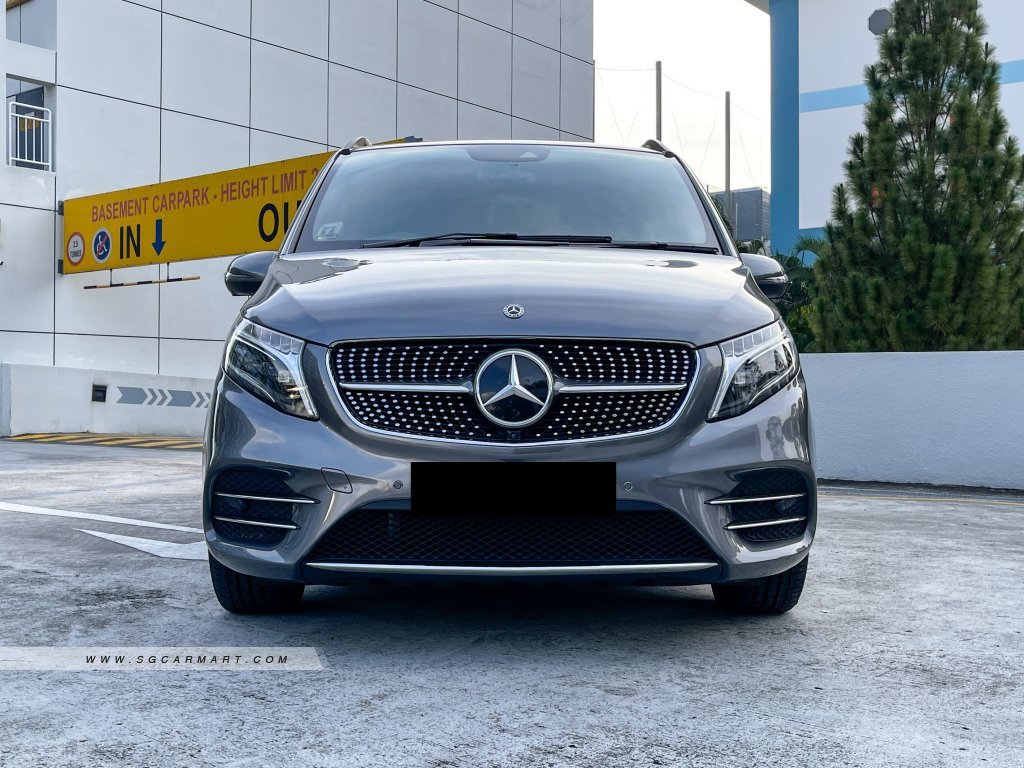 2021 Mercedes-Benz V-Class V300d AMG Line 4MATIC Photos & Pictures ...