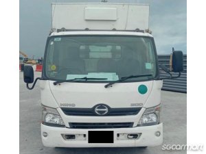Used 2015 Hino XZU710R for Sale | Fulgent Motors Pte Ltd - Sgcarmart