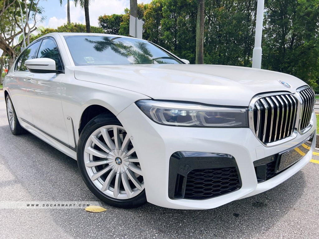 2016 BMW 7 Series 730i M-Sport Photos & Pictures Singapore - Sgcarmart
