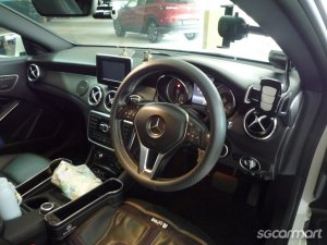 2014 Mercedes-Benz CLA-Class CLA200 AMG Line Sunroof (New 10-yr COE ...
