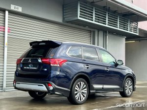 2020 Mitsubishi Outlander 2.0A Style Photos & Pictures Singapore ...