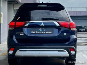 2020 Mitsubishi Outlander 2.0A Style Photos & Pictures Singapore ...