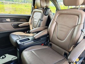 Used 2020 Mercedes-Benz V-Class V260L Avantgarde for Sale | B Motoring LLP - Sgcarmart