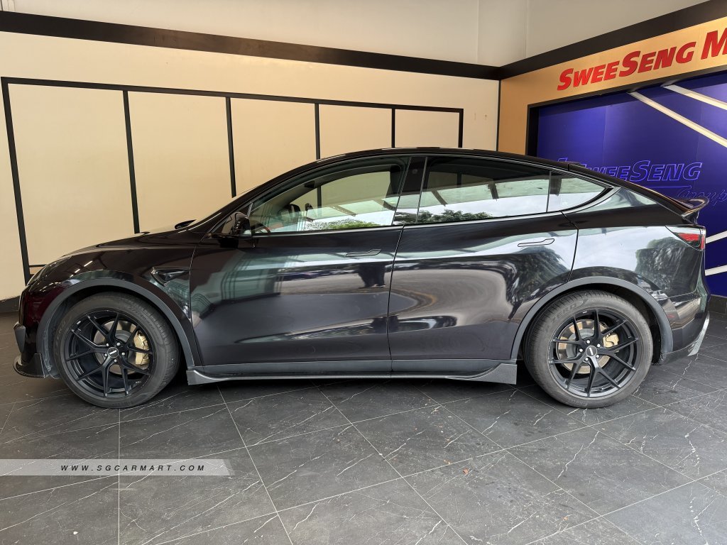 Photos for Tesla Model Y Electric RWD - Sgcarmart