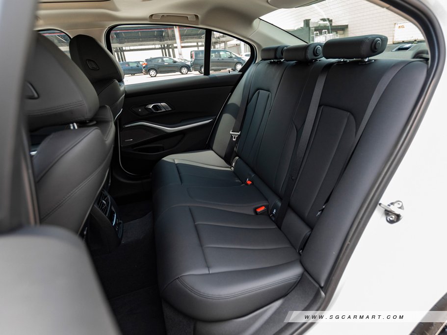 Compare New BMW 3 Series Sedan - Sgcarmart