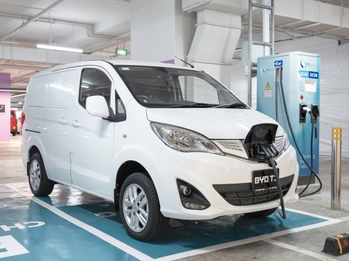 New BYD T3 Electric Photos, Photo Gallery - sgCarMart