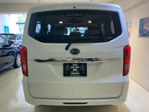 New BYD M3e Electric Photos, Photo Gallery - Sgcarmart