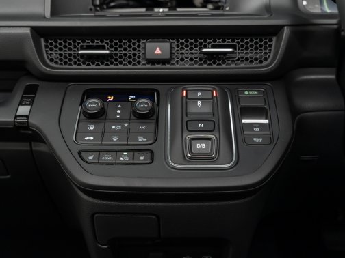 New Honda Stepwagon Hybrid Photos, Photo Gallery - Sgcarmart