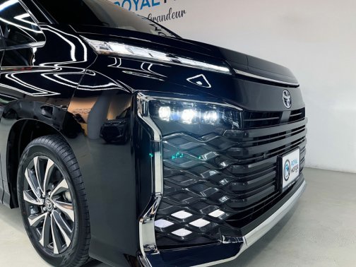 New Toyota Voxy Hybrid Photos, Photo Gallery - Sgcarmart