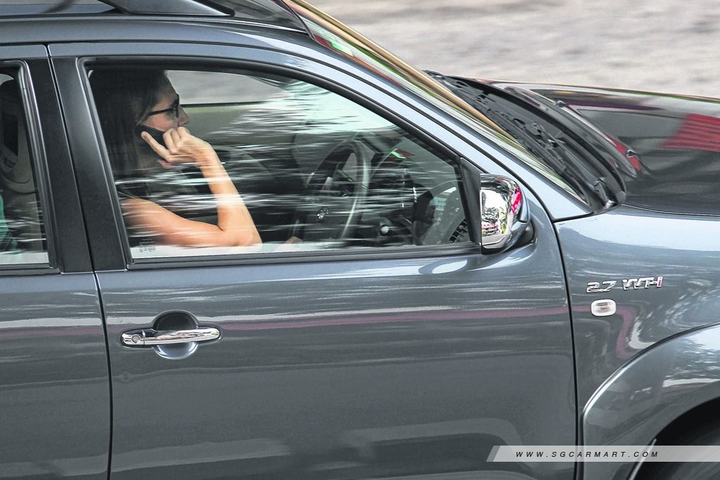 What you should know about driving while on the phone - Sgcarmart