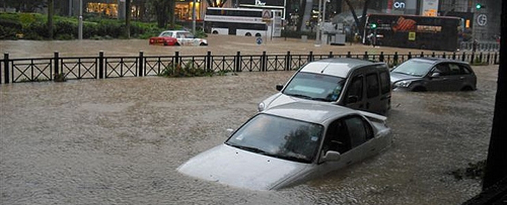 How to drive safely in flood