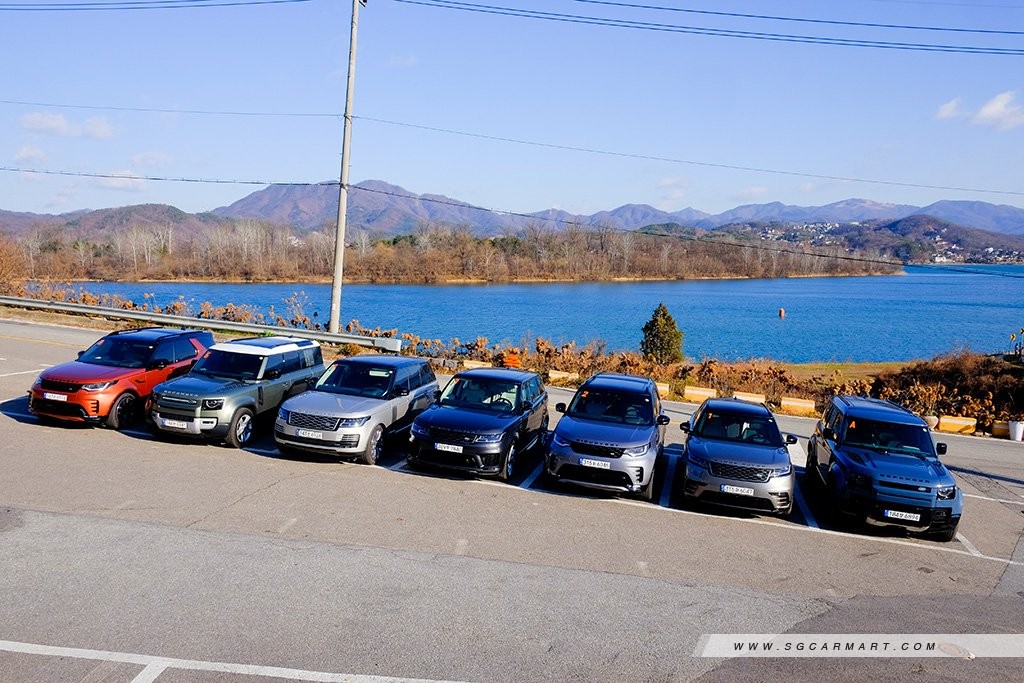 Braving the icy cold weather with a bunch of Range Rovers - Sgcarmart