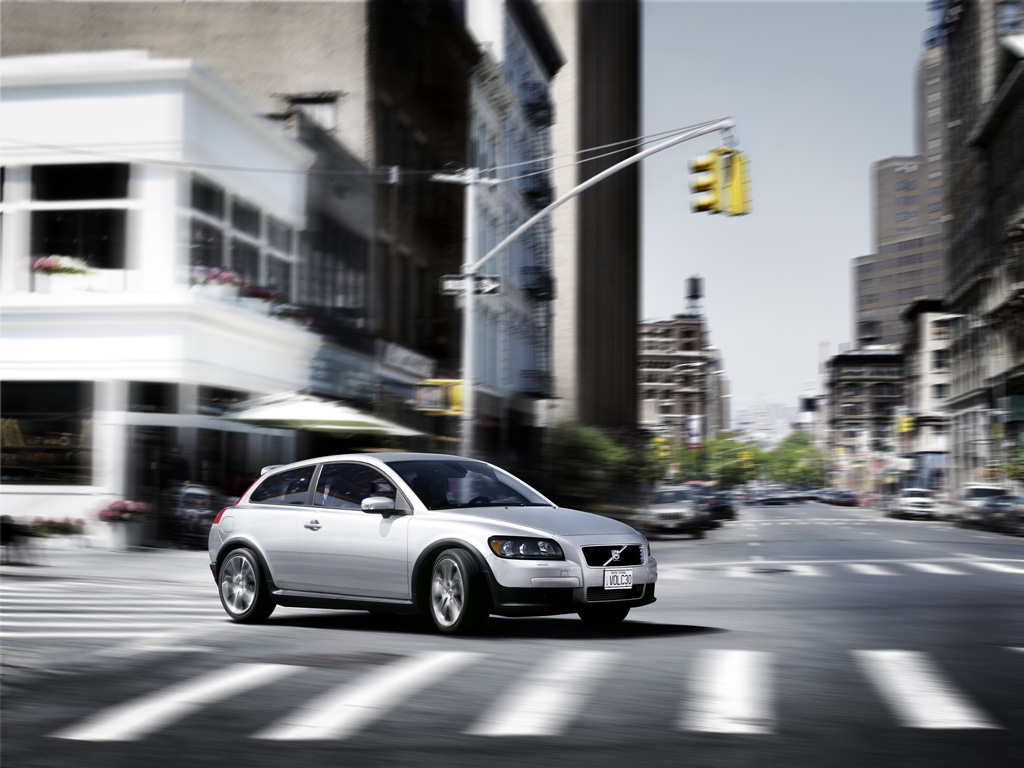 First Pictures of the new Volvo C30 - Sgcarmart