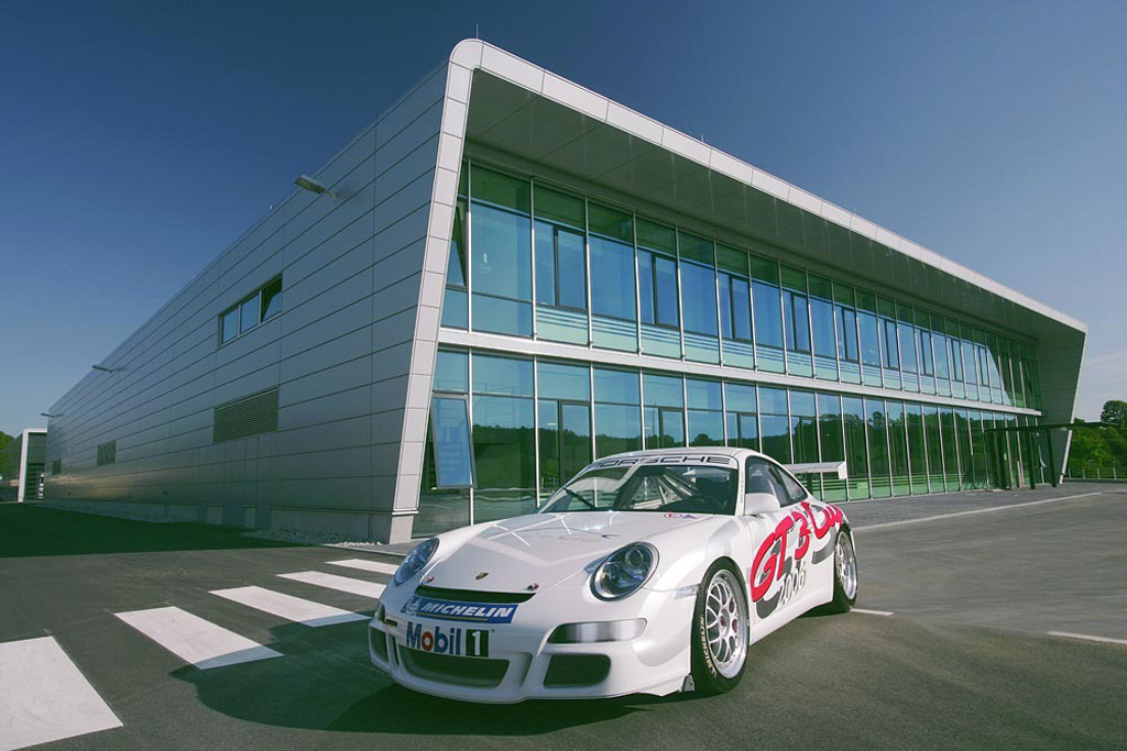 More than 10,000 square metres for Porsche race cars - Sgcarmart