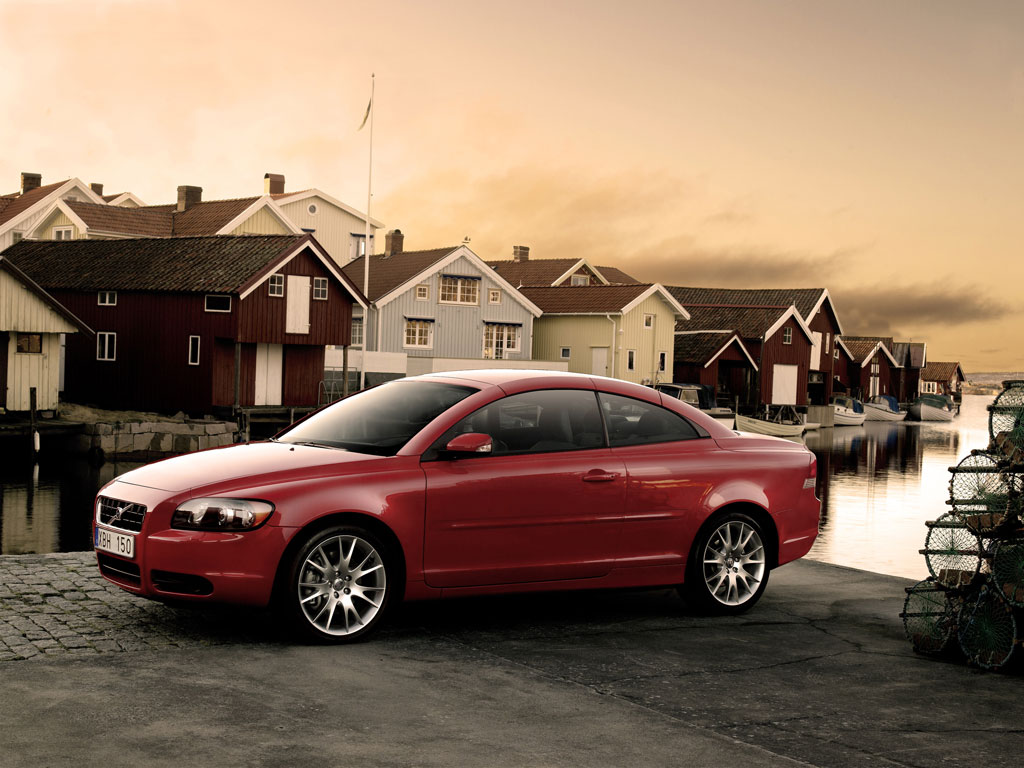 Four-cylinder turbodiesel in the Volvo C70 engine range - Sgcarmart