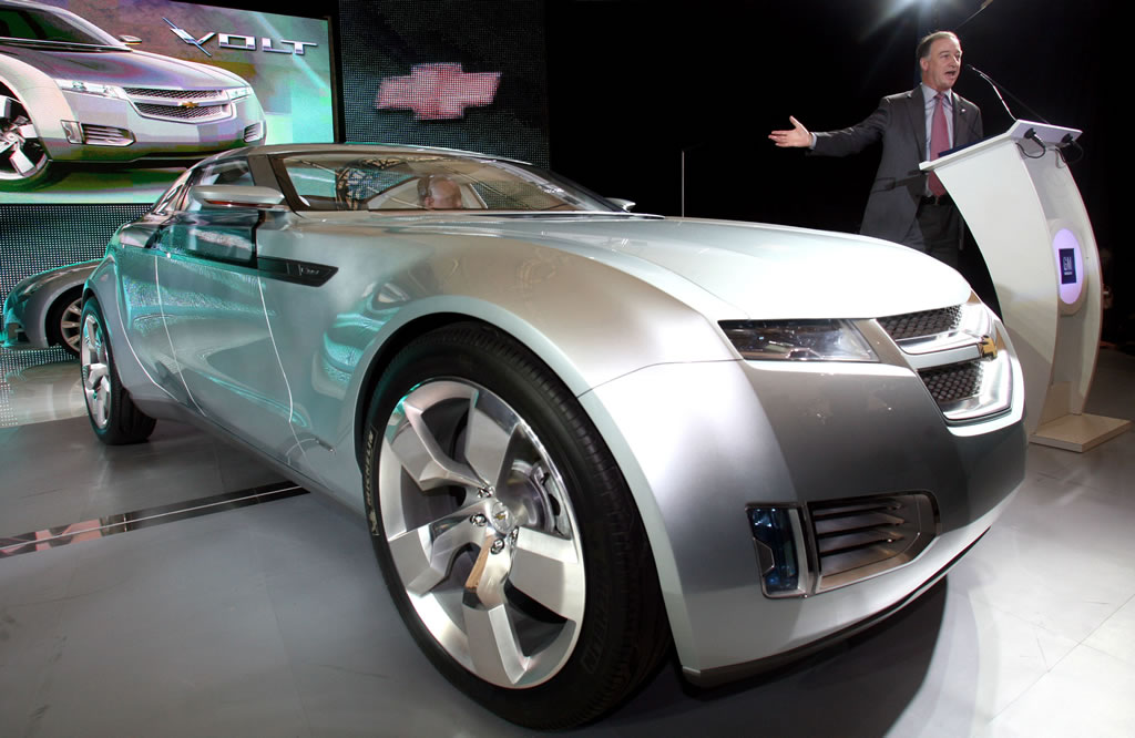 General Motors unveils Chevrolet electric volt-age car - Sgcarmart