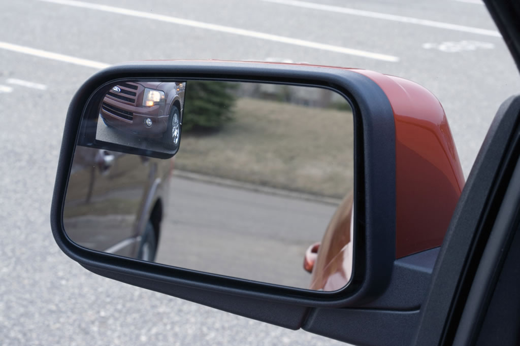 New Ford mirror design and radar systems to minimize blind spot risk ...