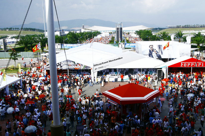 Malaysian Prime Minister Launches Malaysian F1 Race at KLCC On 11 ...