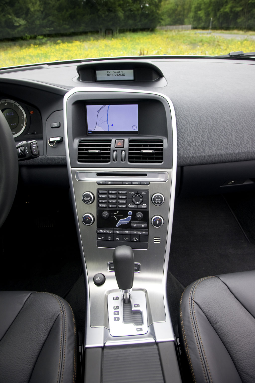 Volvo improves interiors for allergy-sufferers - Sgcarmart