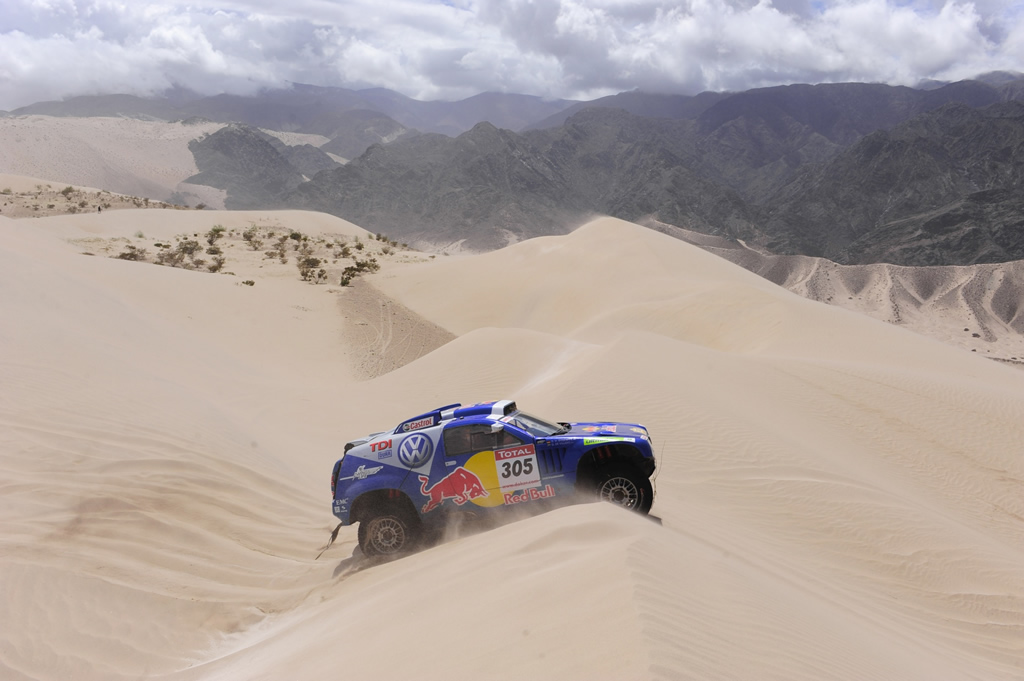 VW achieves historic diesel-powered victory in Dakar Rally - Sgcarmart