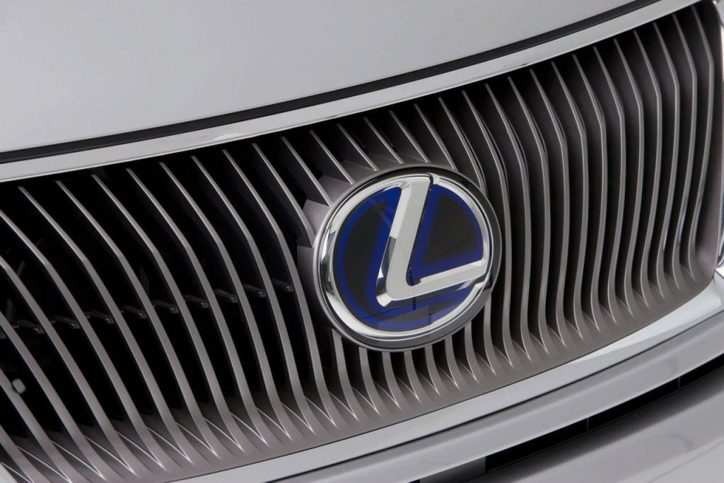 Lexus planning new hatchback for 2010