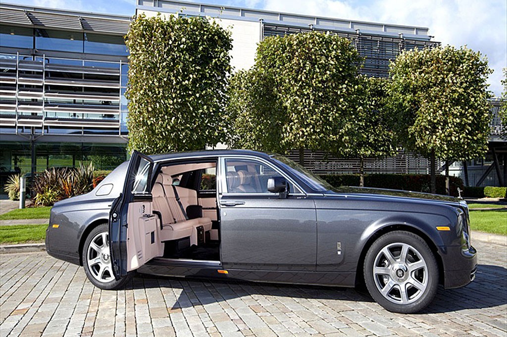 Rolls Royce to show off its Personalization Programme at Paris - Sgcarmart