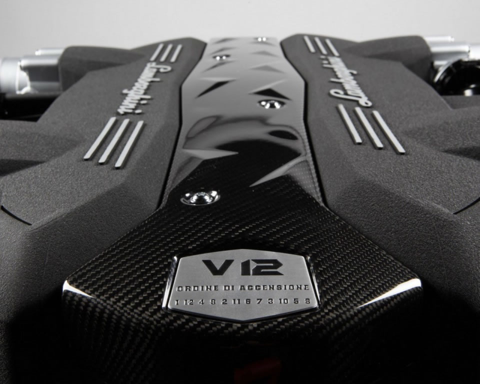 Lamborghini unveils new V12 engine