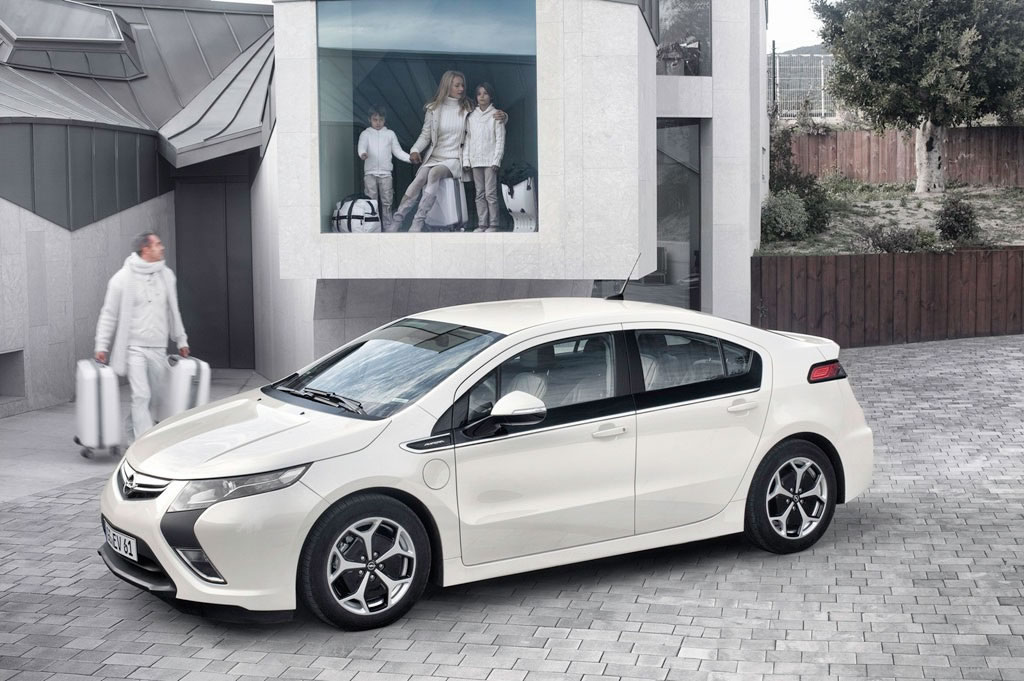 Opel Ampera plug-in hybrid debuts at Geneva - Sgcarmart