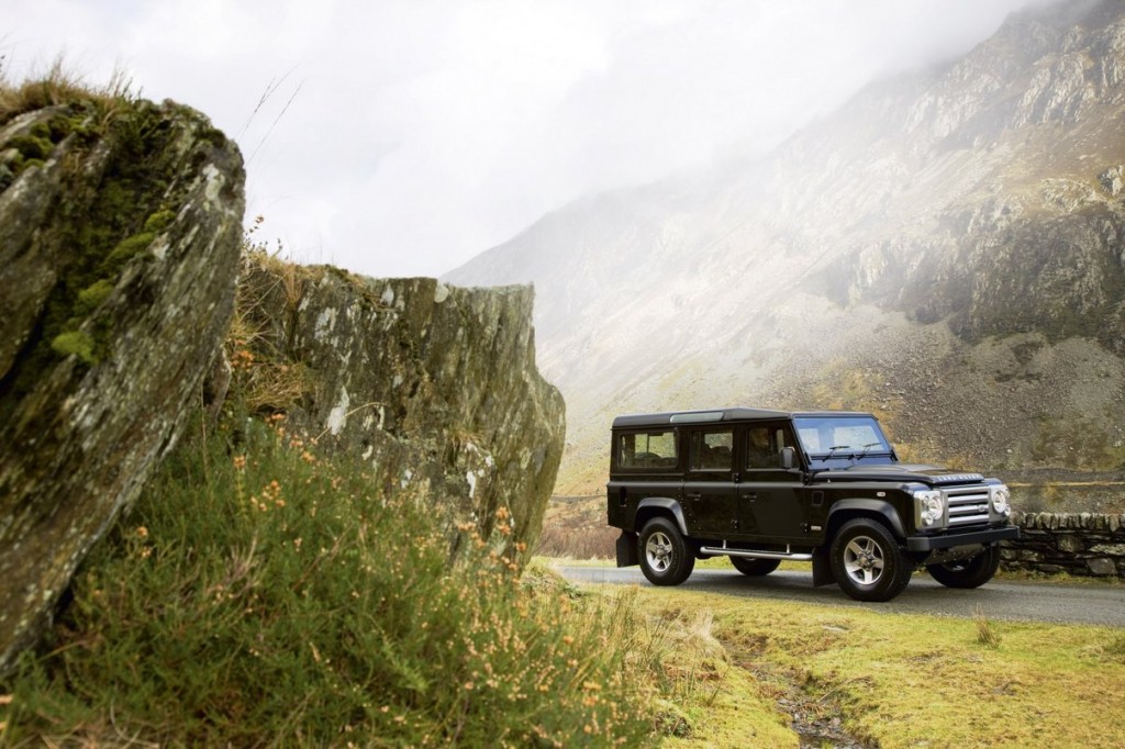 Land Rover Defender to stay on till 2017