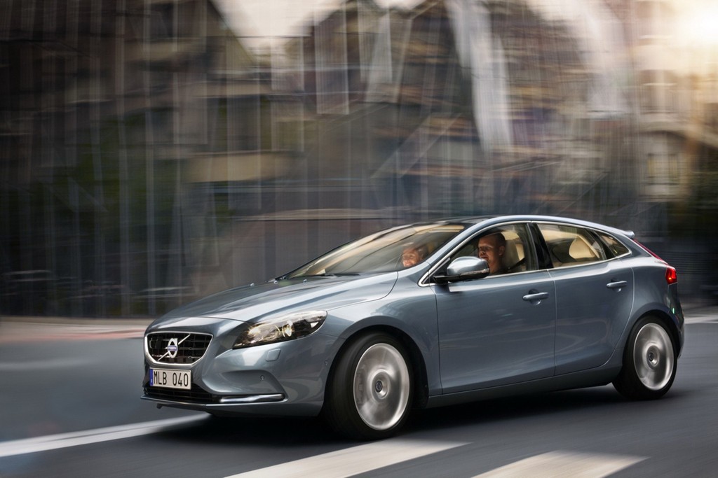 New Photos of Volvo V40 hit the web before official debut at Geneva ...
