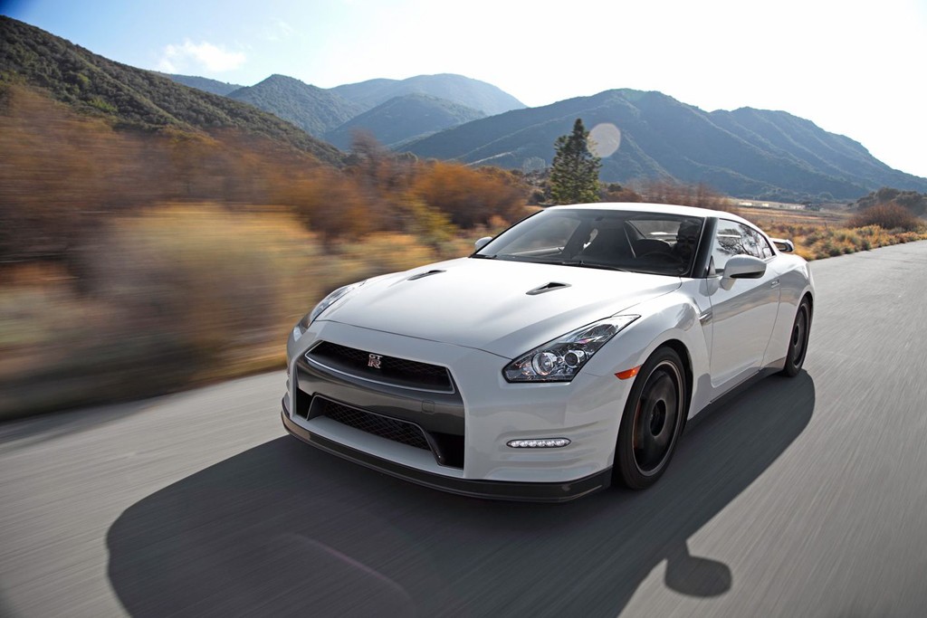 Refreshed 2014 Nissan GT-R set to arrive with styling and gearbox ...
