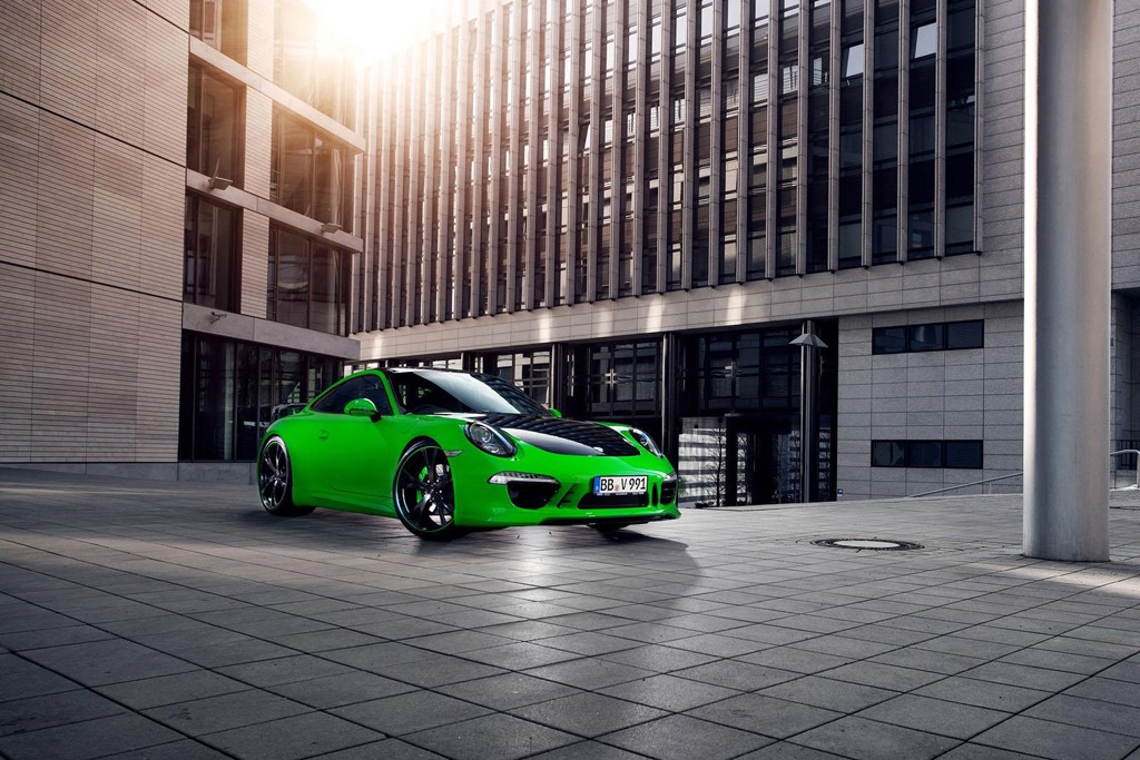 TechArt fits the Carrera 4 with new technologies and gives it a retro ...