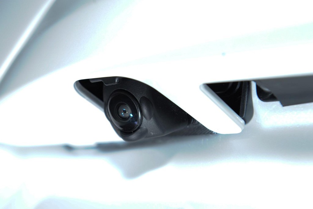 Nissan technology gives drivers eyes behind their heads - Sgcarmart