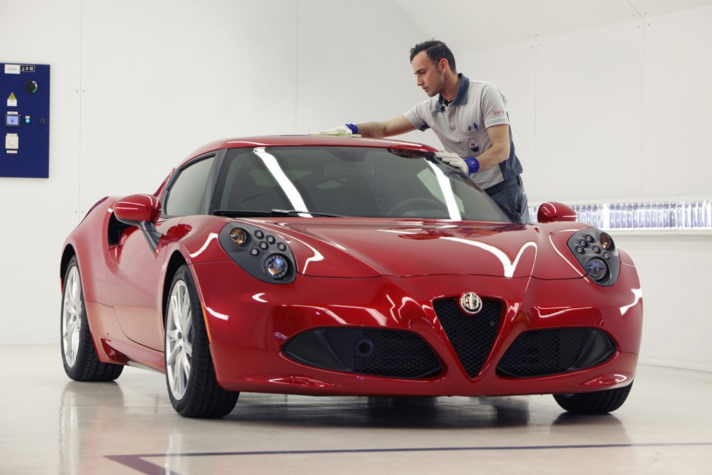 Alfa Romeo reveals more details on 4C 'compact supercar' - Sgcarmart