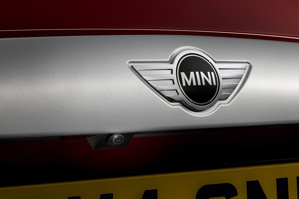 MINI will roll out new driver assist systems - Sgcarmart
