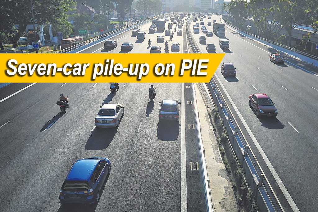 Seven cars involved in PIE accident - Sgcarmart