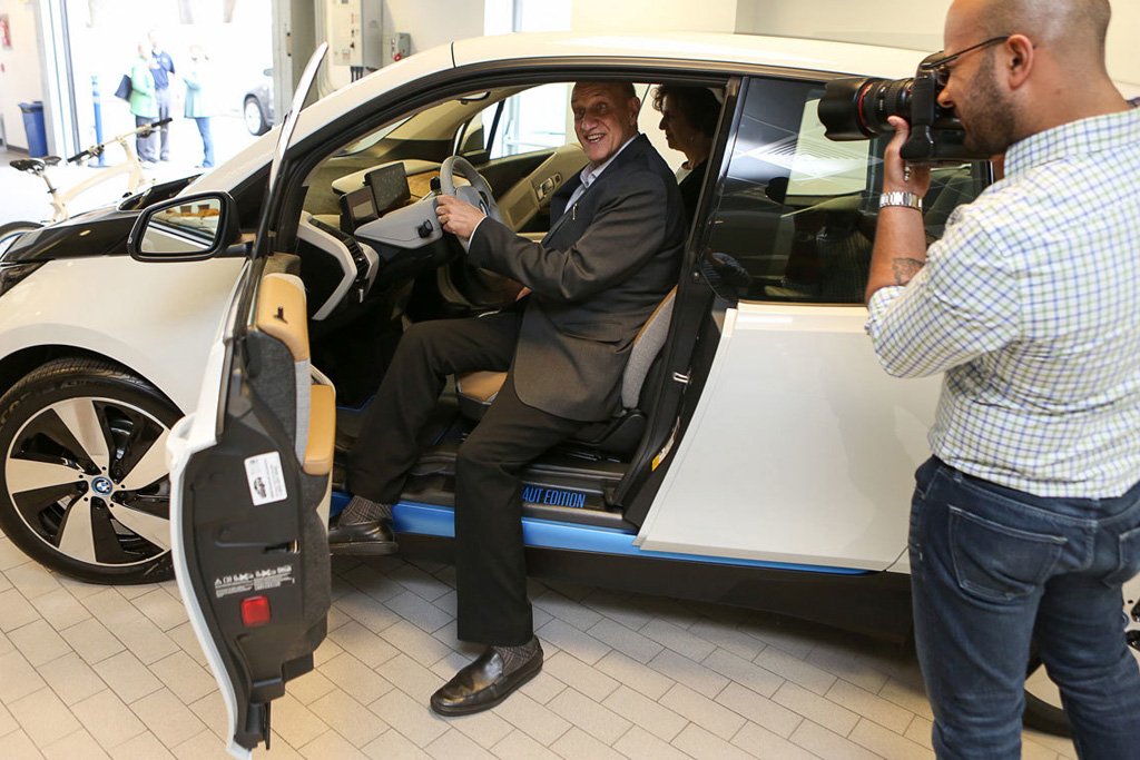 BMW delivers first all electric BMW i3 in the U.S.