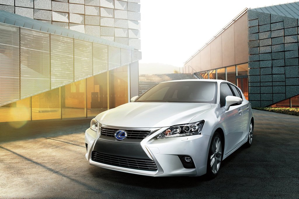 Facelifted CT200h makes local debut