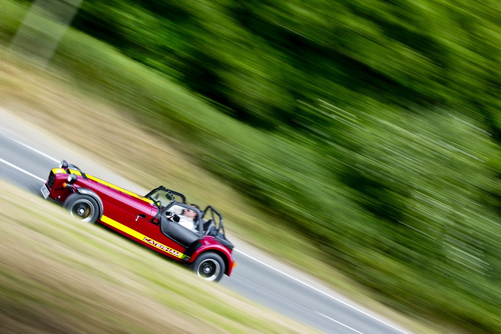 Caterham targets Pageant of Power victory with most powerful Seven ...
