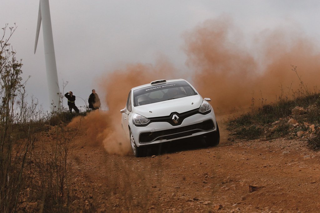 A new era begins with the new Clio Renaultsport R3T - Sgcarmart