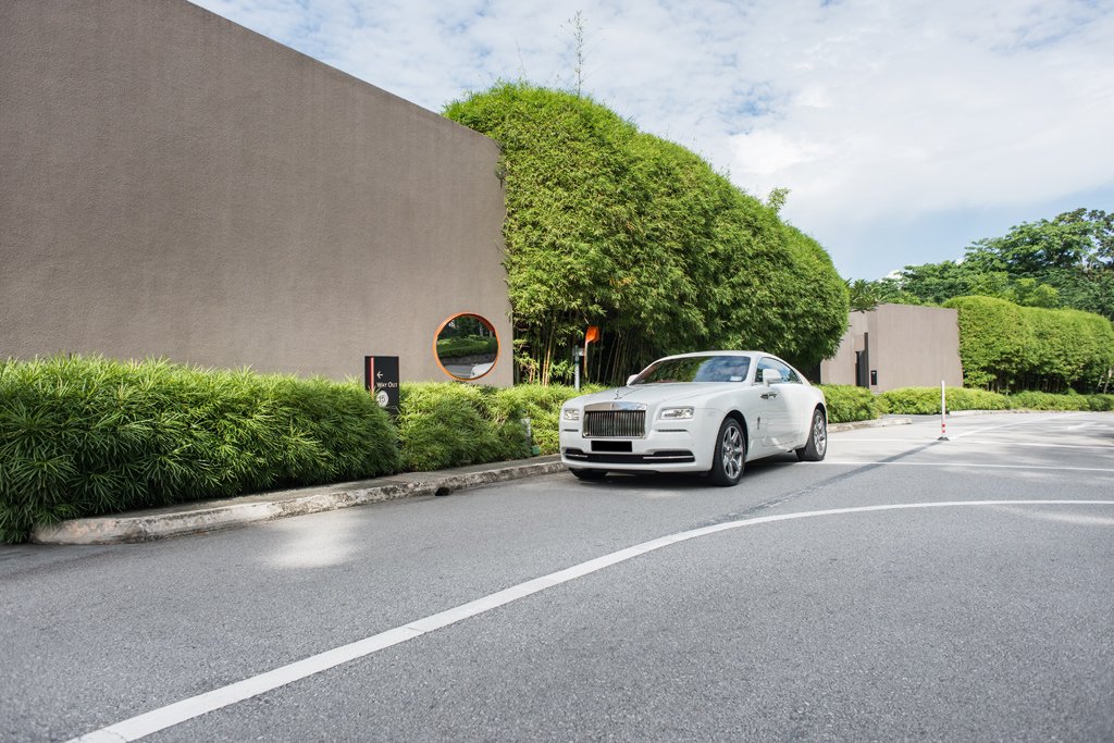 Rolls-Royce announces record half-year sales - Sgcarmart