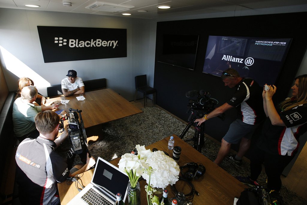 Lewis Hamilton judges MSA road safety film competition - Sgcarmart