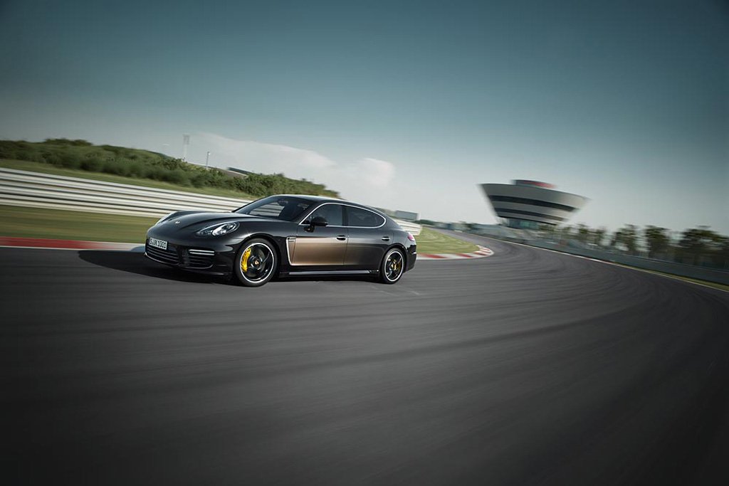 Panamera Exclusive Series' world premiere at the Los Angeles Motor Show ...