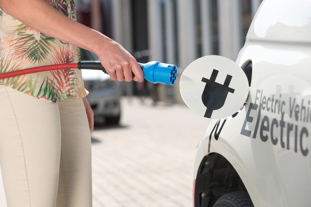 Battery technology for hybrid and electric powertrains highlighted by ...