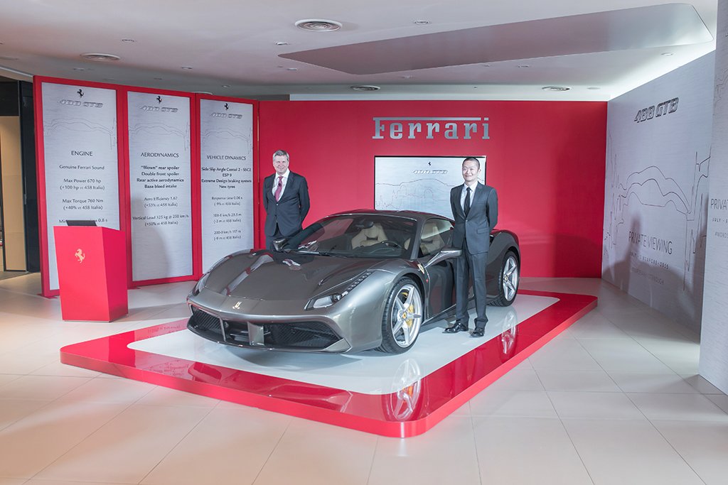 Singapore celebrates the premiere of the Ferrari 488 GTB - Sgcarmart