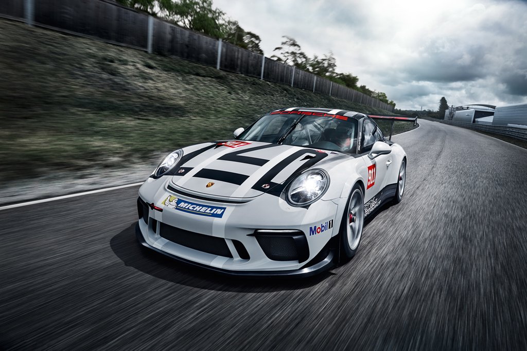 Hybrid Panamera and 911 racing car debut in Paris - Sgcarmart